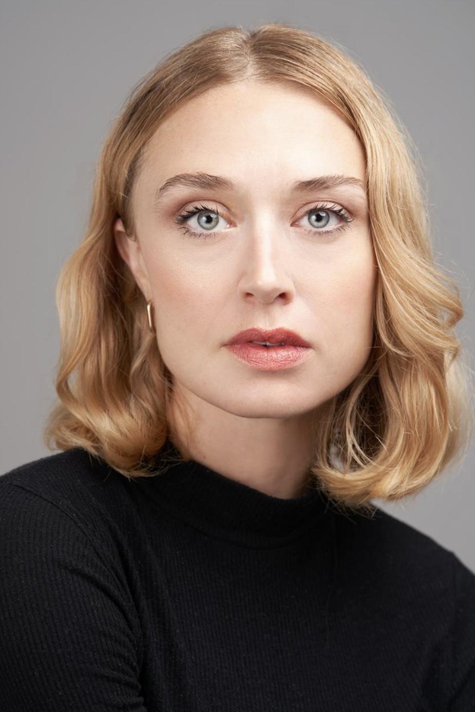 Tess Degenstein - About - Entertainment.ie