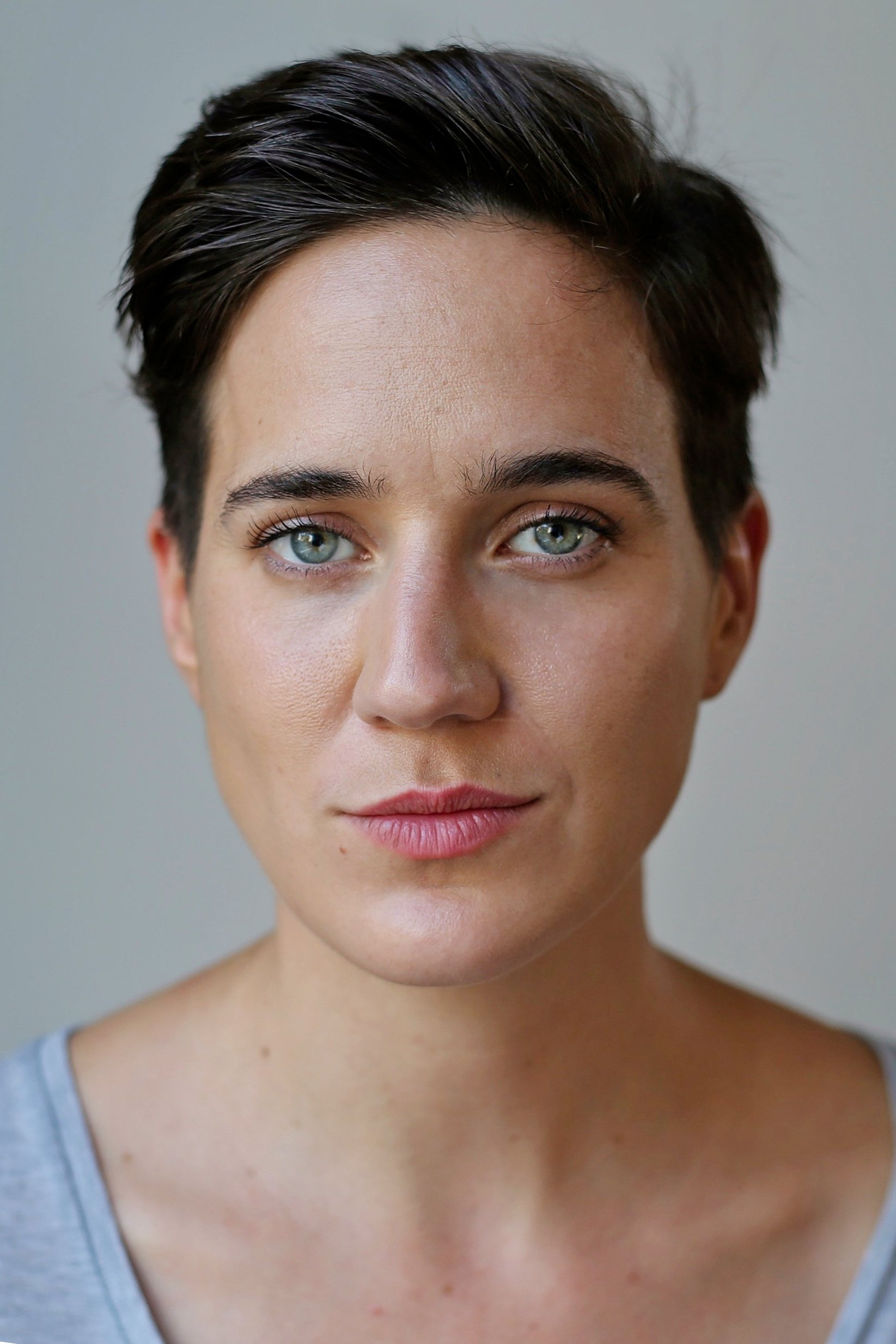 Imogen Daines - About - Entertainment.ie