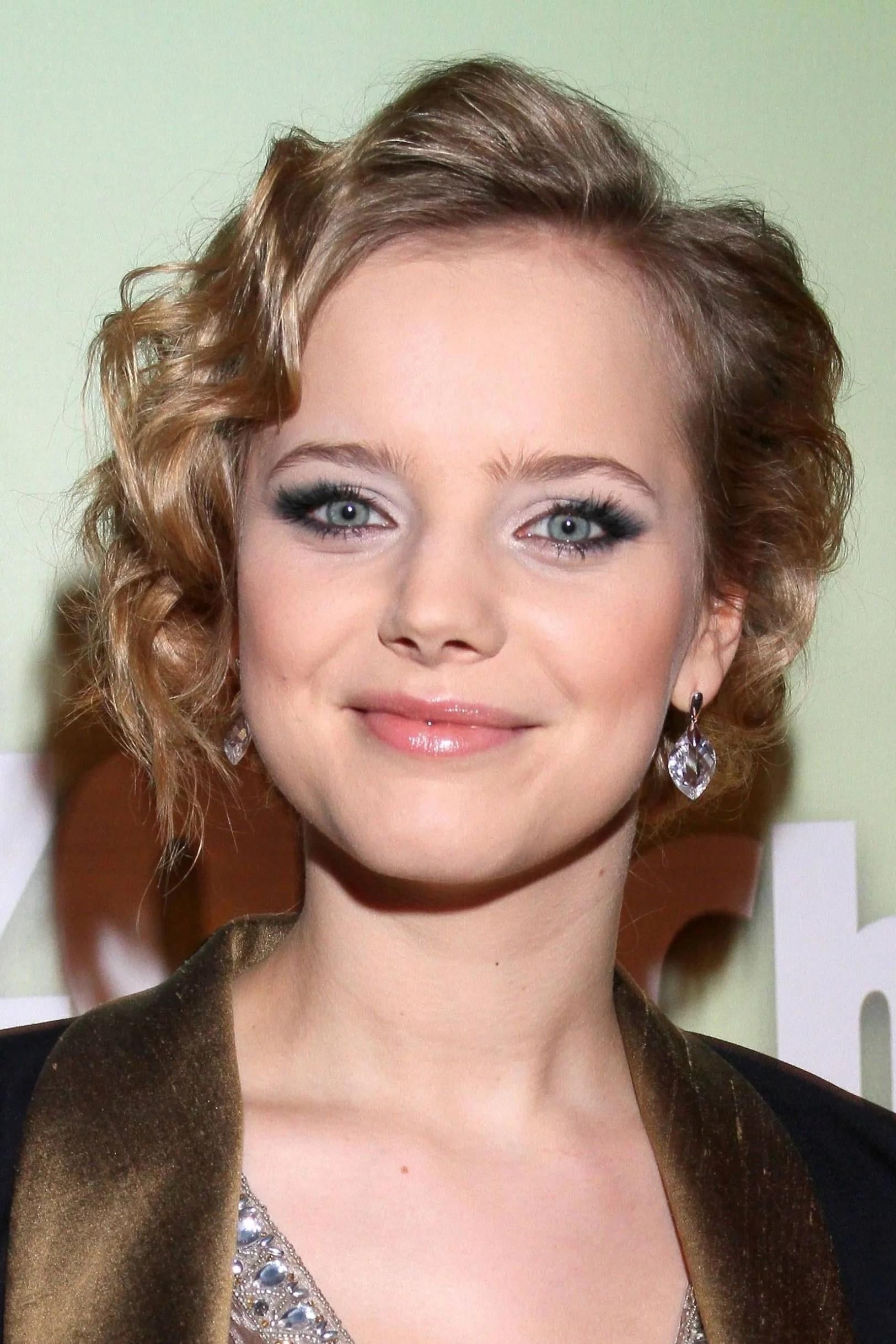 Justyna Schneider - About - Entertainment.ie