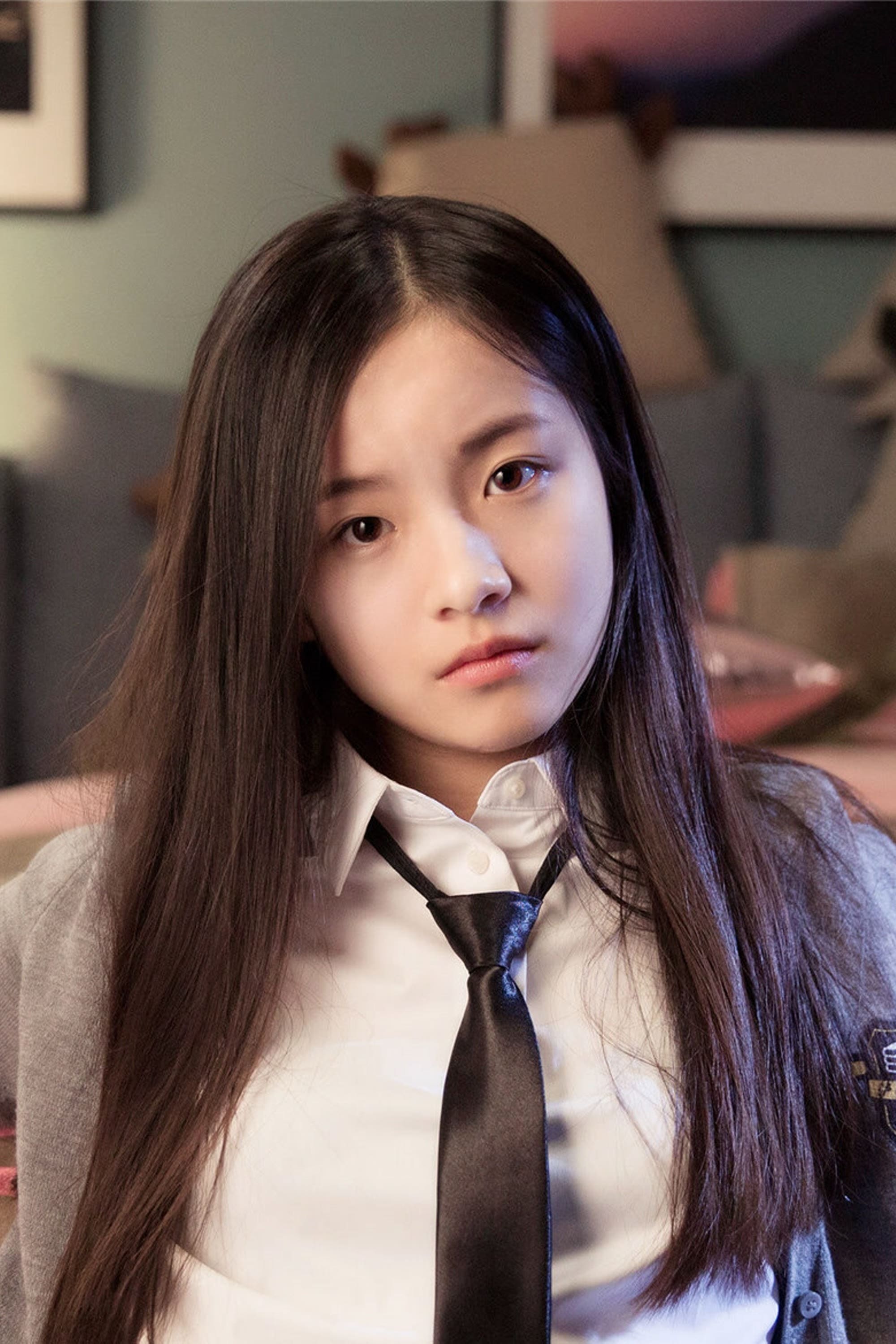 Li Gengxi - About - Entertainment.ie