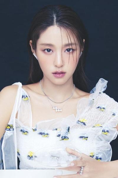 Kim Seol-hyun - About - Entertainment.ie