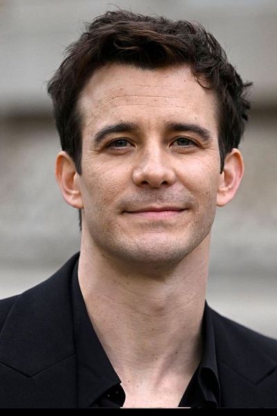 Luke Thompson - About - Entertainment.ie