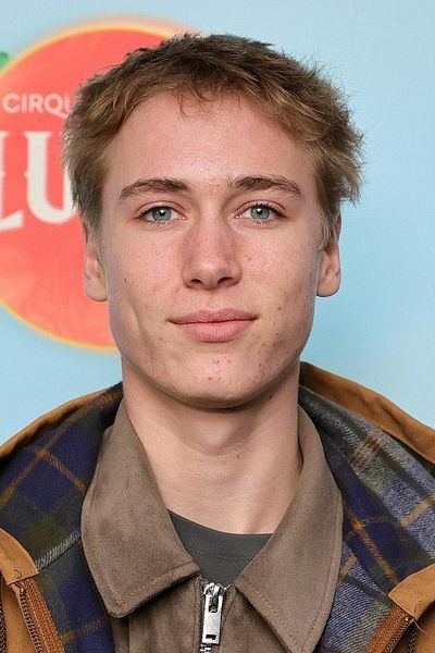 Sasha Schreiber - About - Entertainment.ie