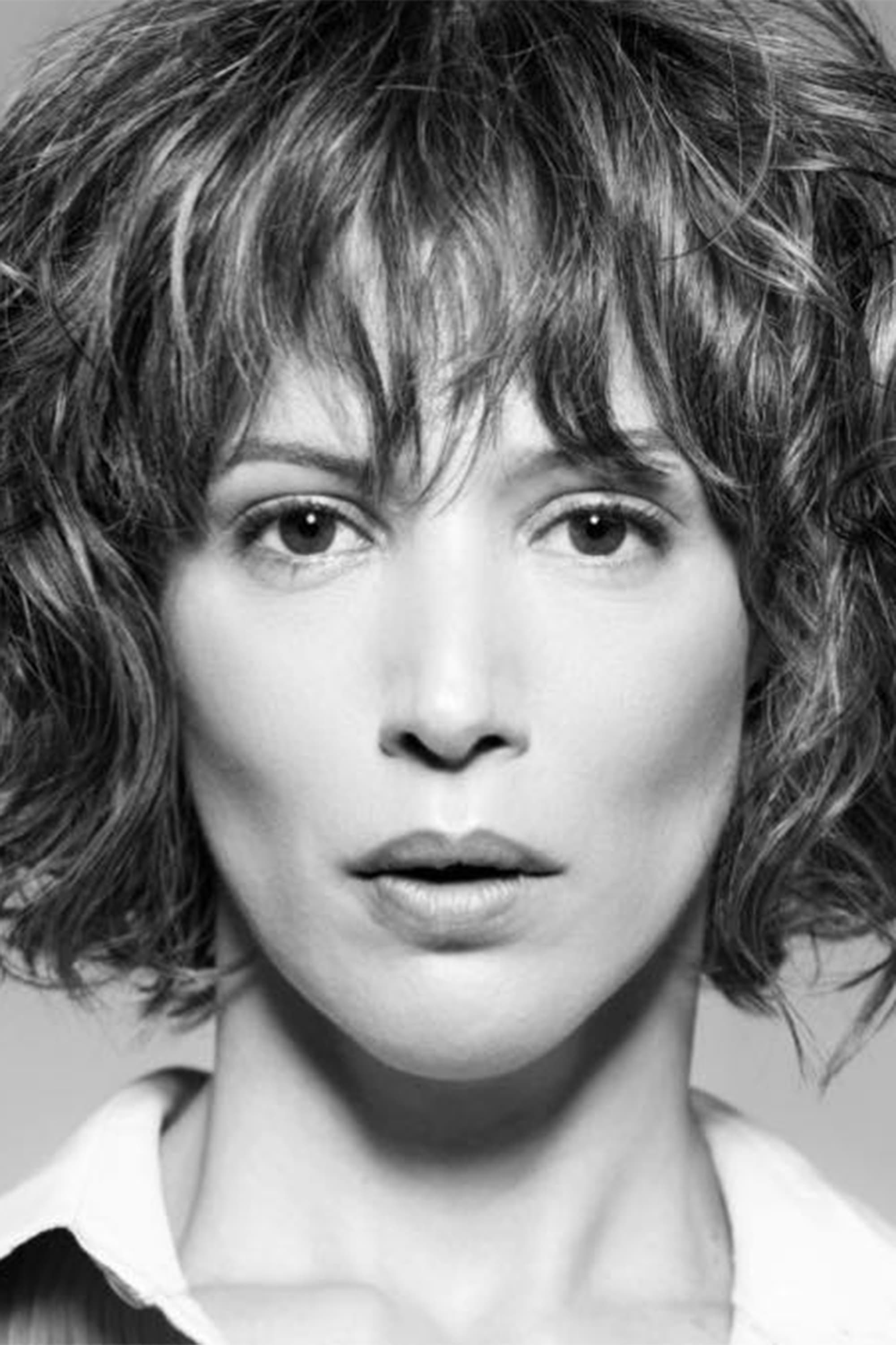 Fernanda Borches - About - Entertainment.ie