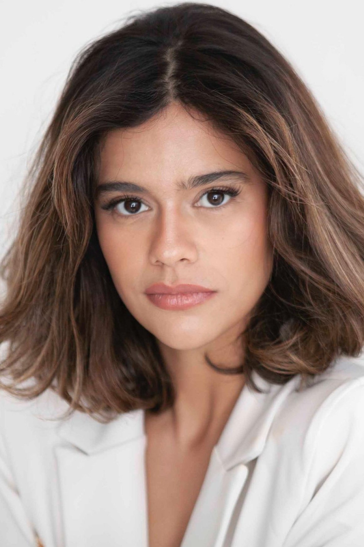 Arianne Botelho - About - Entertainment.ie