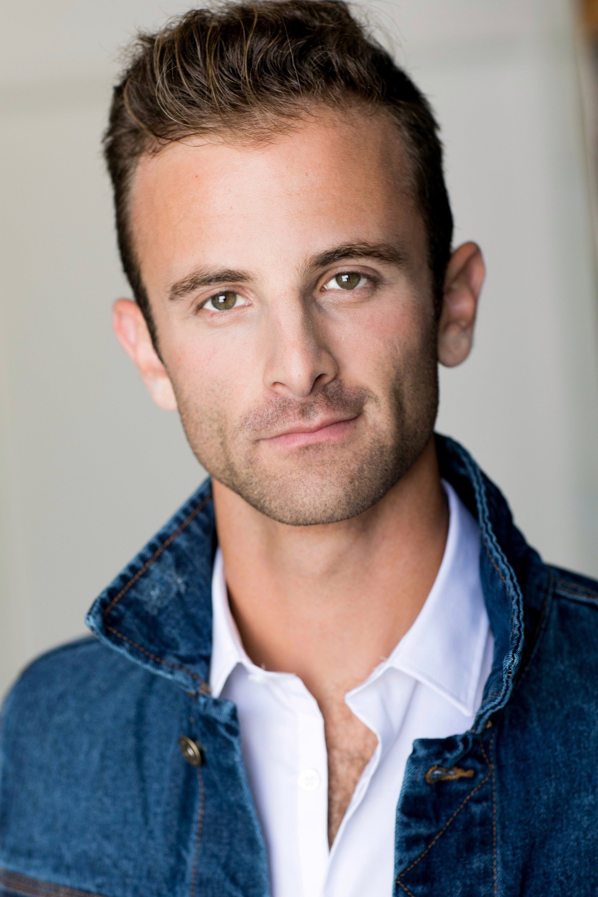 Ryan Kanfer - About - Entertainment.ie