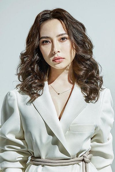 Francesca Corney - About - Entertainment.ie