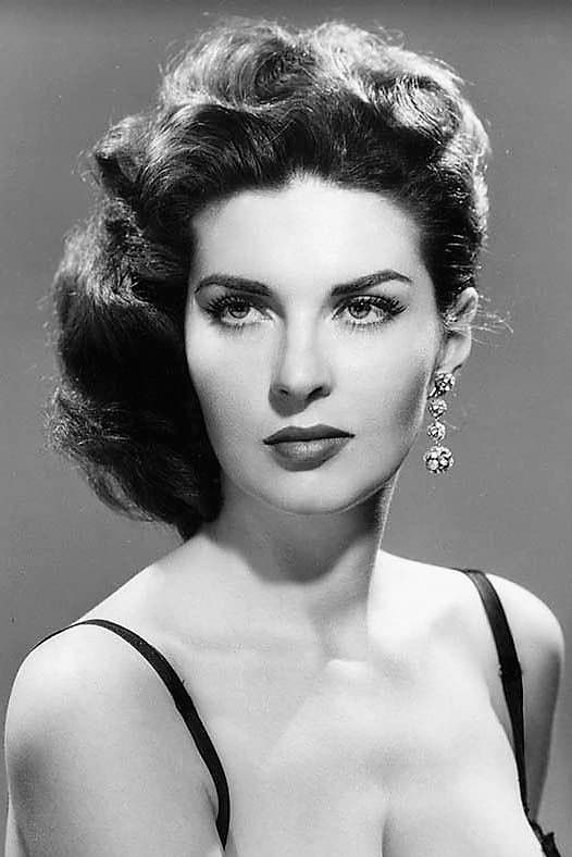 Lynn Cartwright - About - Entertainment.ie