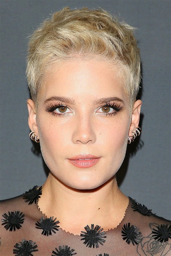Halsey - About - Entertainment.ie