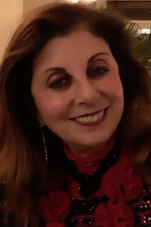 Mimi Maynard - About - Entertainment.ie