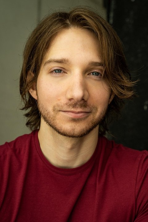 Elliott Francis - About - Entertainment.ie