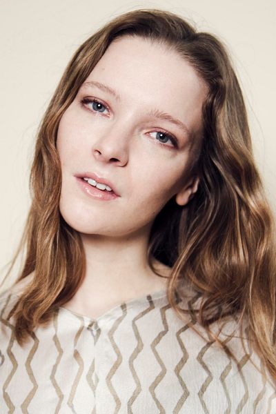 Morfydd Clark loves being the rogue elf in 'The Rings of Power'