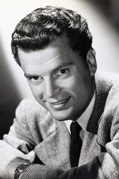 Harry Lewis - About - Entertainment.ie