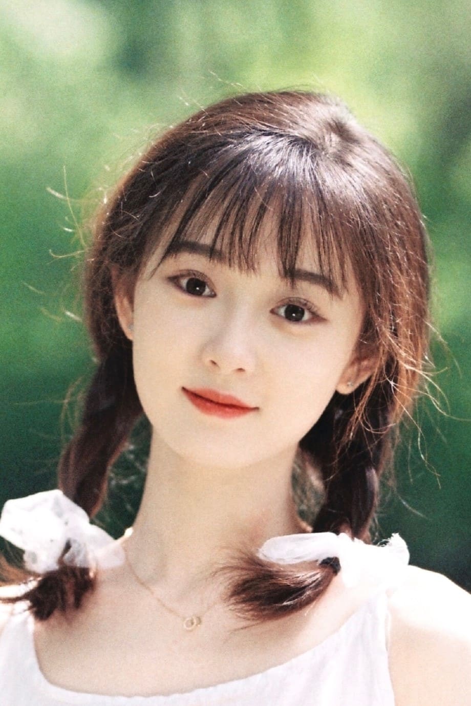 Yang Teng - About - Entertainment.ie