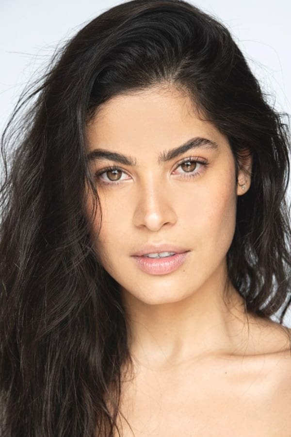 Essined Aponte - About - Entertainment.ie