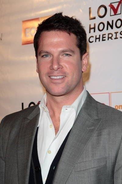 Thomas Roberts - About - Entertainment.ie