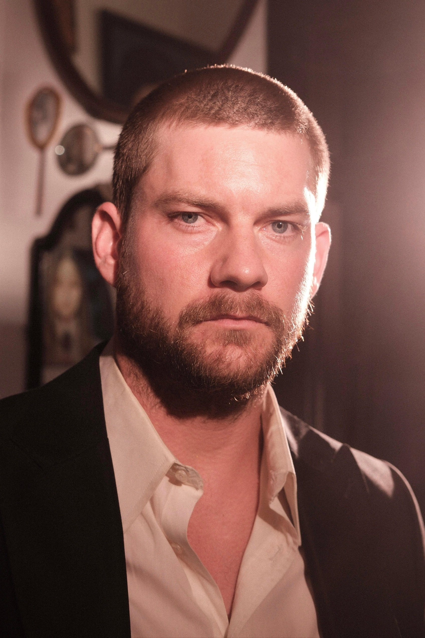 Jake Weary - About - Entertainment.ie