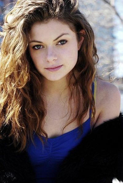 Izzie Steele - About - Entertainment.ie