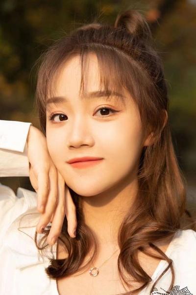 Yang Zhiwen - About - Entertainment.ie