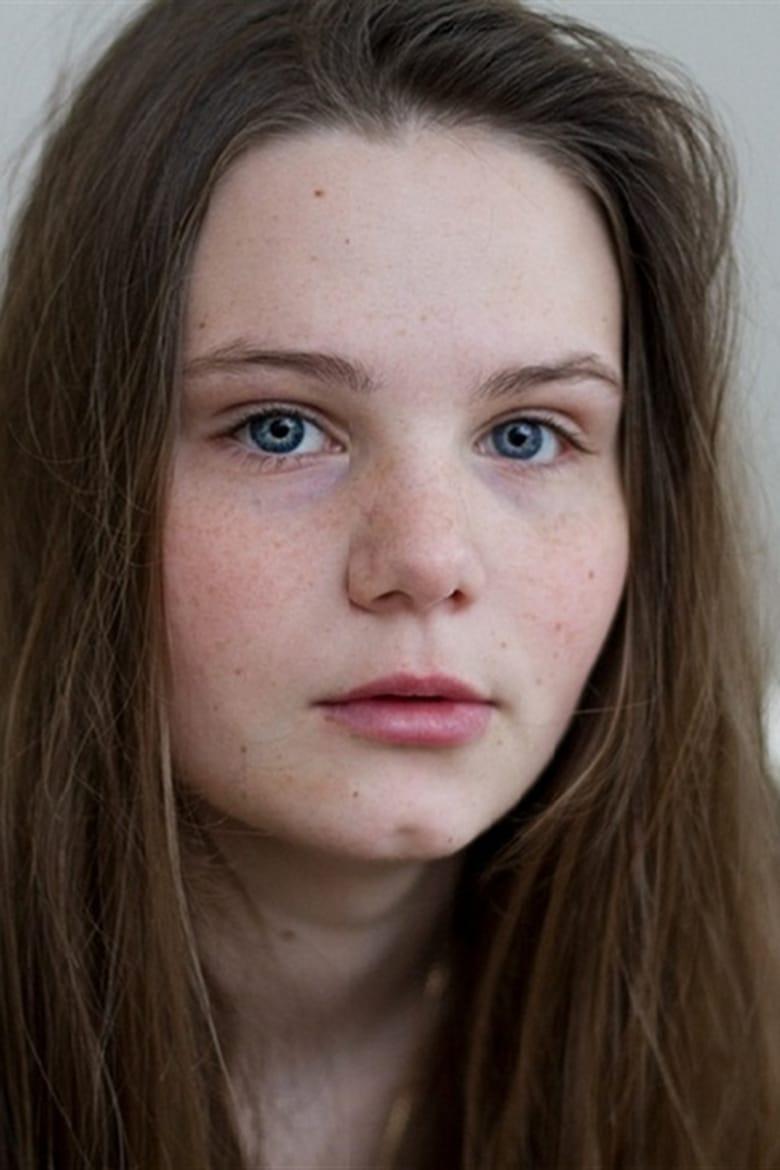 Zoé Héran - About - Entertainment.ie