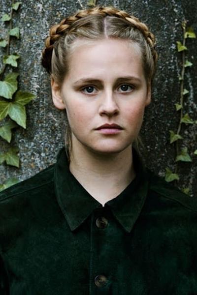 Lucie Hollmann - About - Entertainment.ie