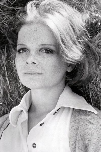 Catherine Burns - About - Entertainment.ie