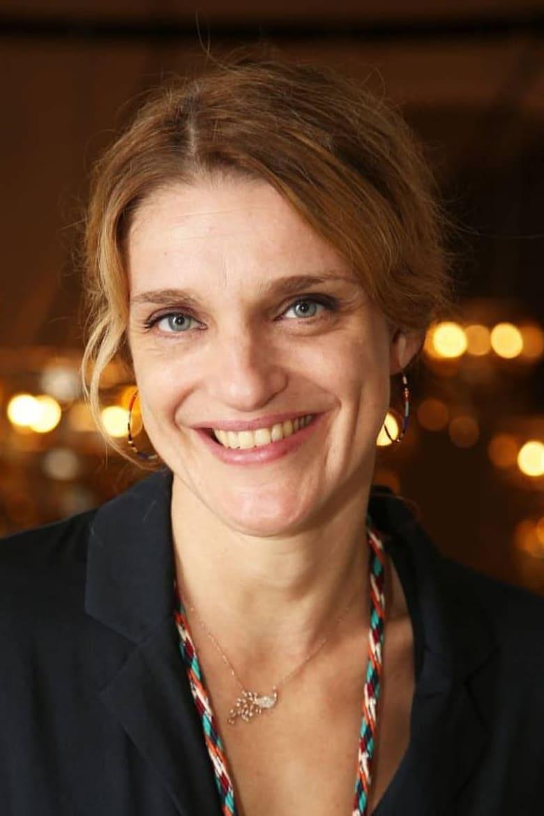 Olivia Côte - About - Entertainment.ie