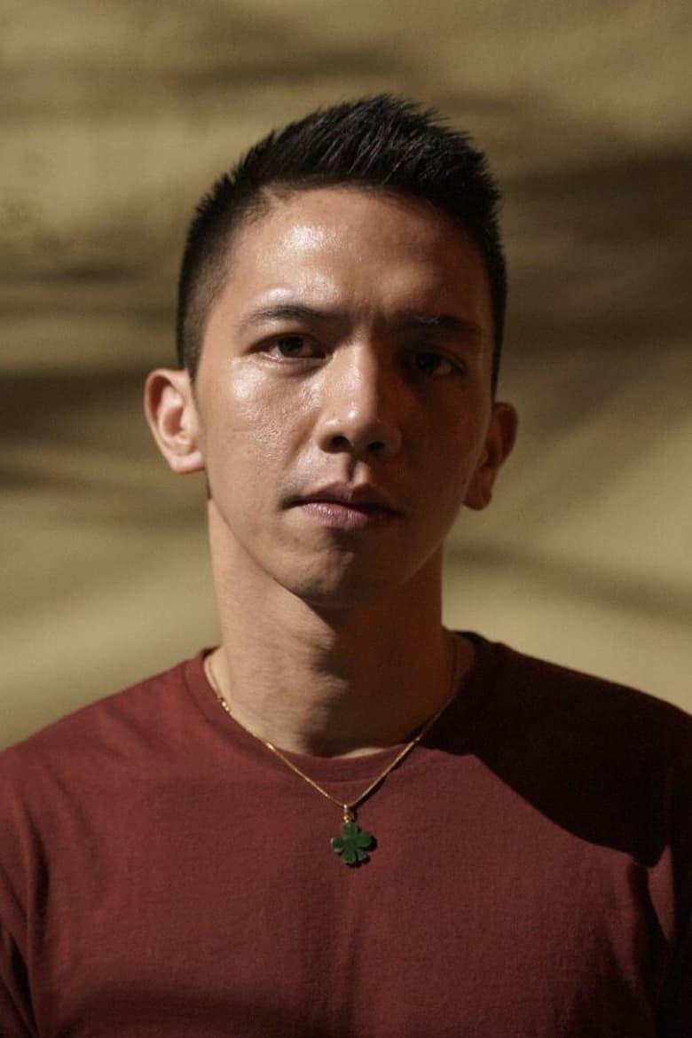 Gio Gahol - About - Entertainment.ie