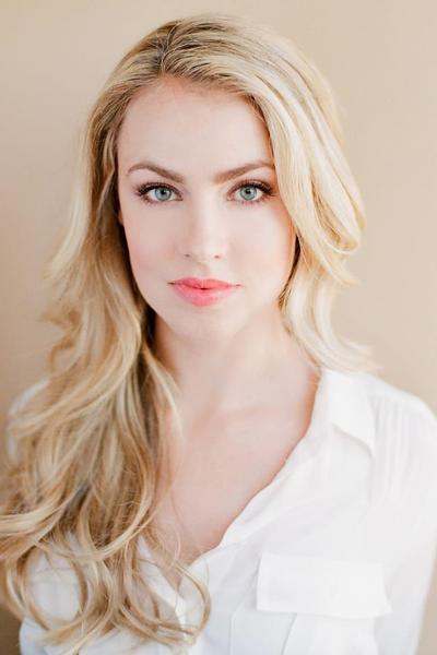 Amanda Schull - About - Entertainment.ie