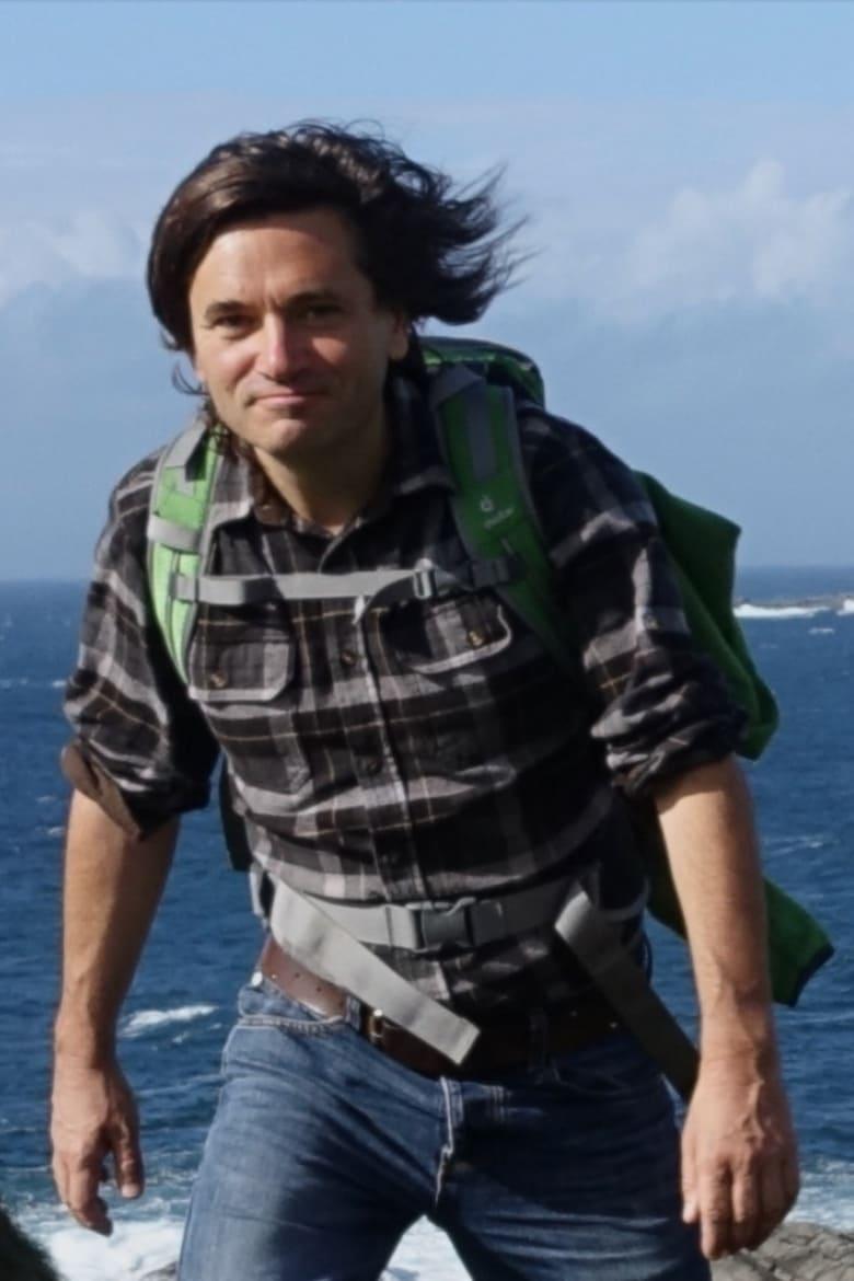 Simon Hunter - About - Entertainment.ie