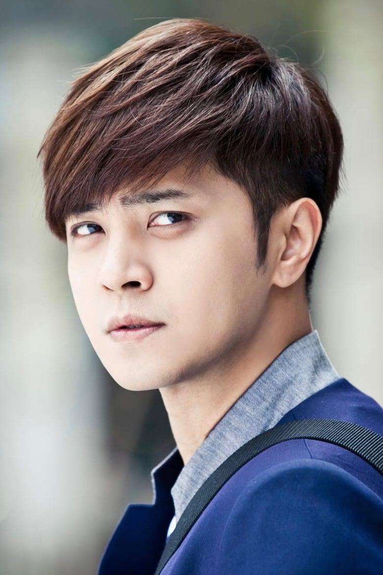 Show Lo - About - Entertainment.ie