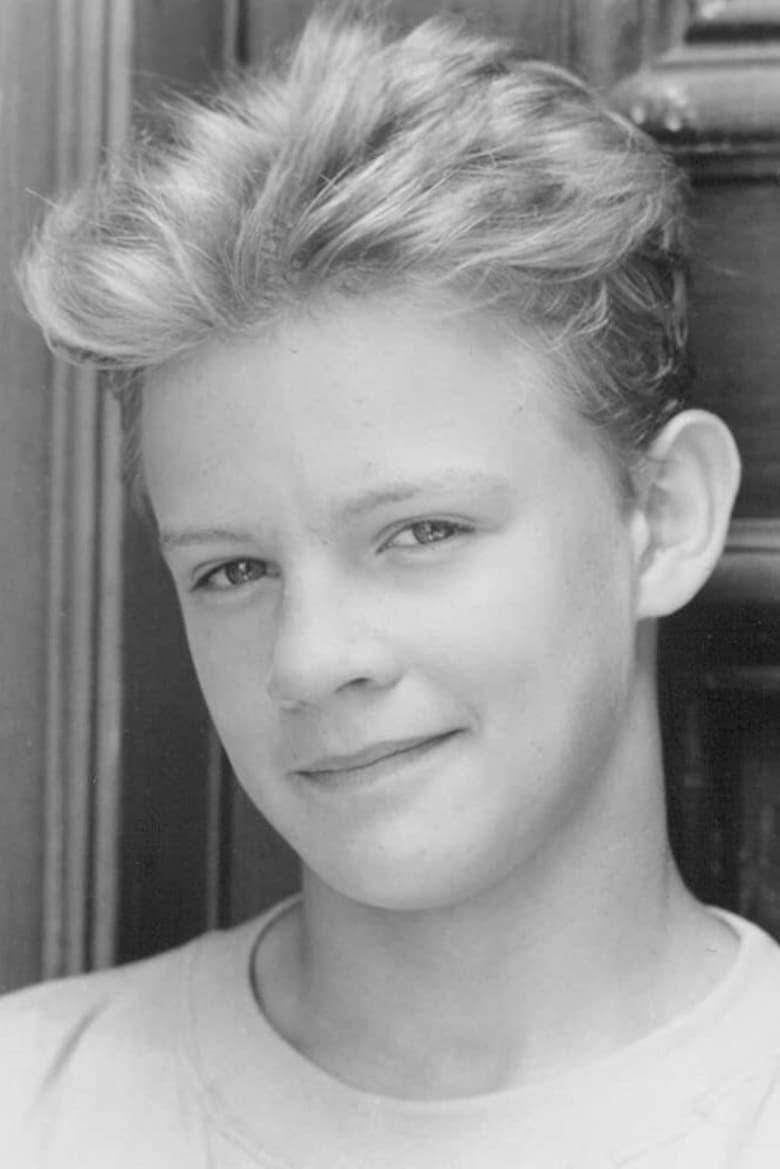 Simon Fenton - About - Entertainment.ie