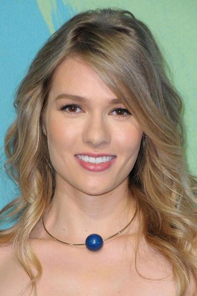 Tori Anderson - About - Entertainment.ie