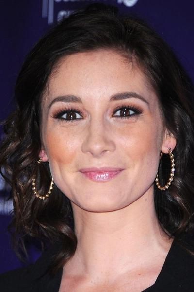 Sarah Manninen - About - Entertainment.ie