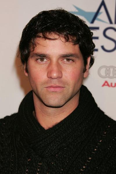 Valentino Lanús - About - Entertainment.ie