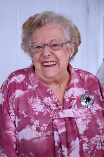 Etty Fraser - About - Entertainment.ie