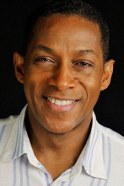 Cameron Arnett - About - Entertainment.ie