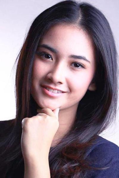 Nadya Arina - About - Entertainment.ie