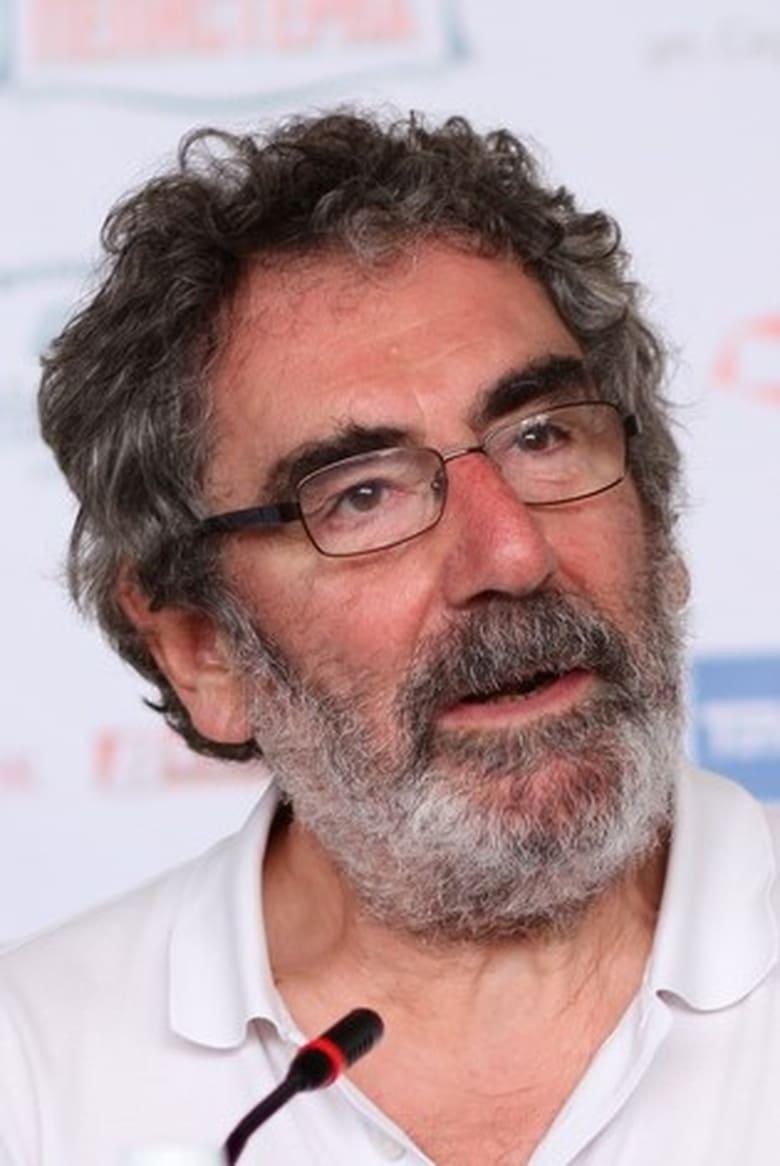 Simon Perry - About - Entertainment.ie