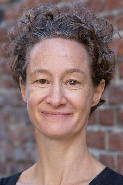 Lise Fearnley - About - Entertainment.ie