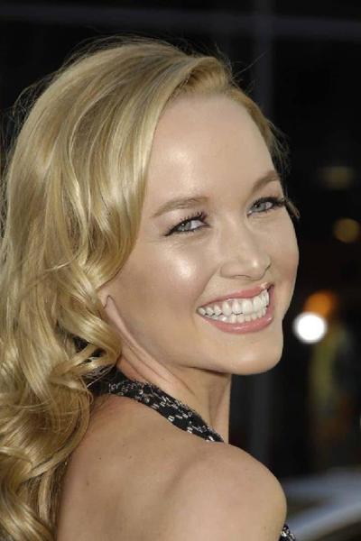 Kelley Jakle - About - Entertainment.ie