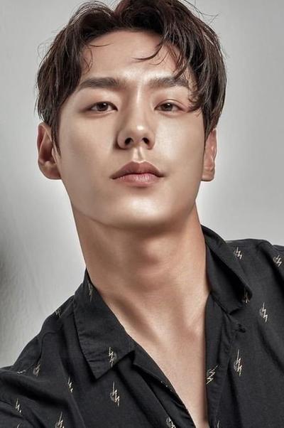 Kwak Si-yang - About - Entertainment.ie