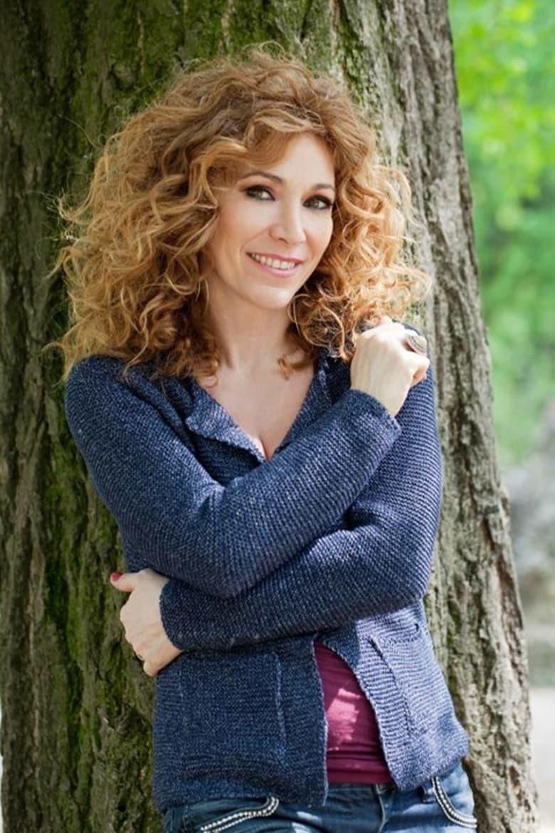 Vera Castagna - About - Entertainment.ie