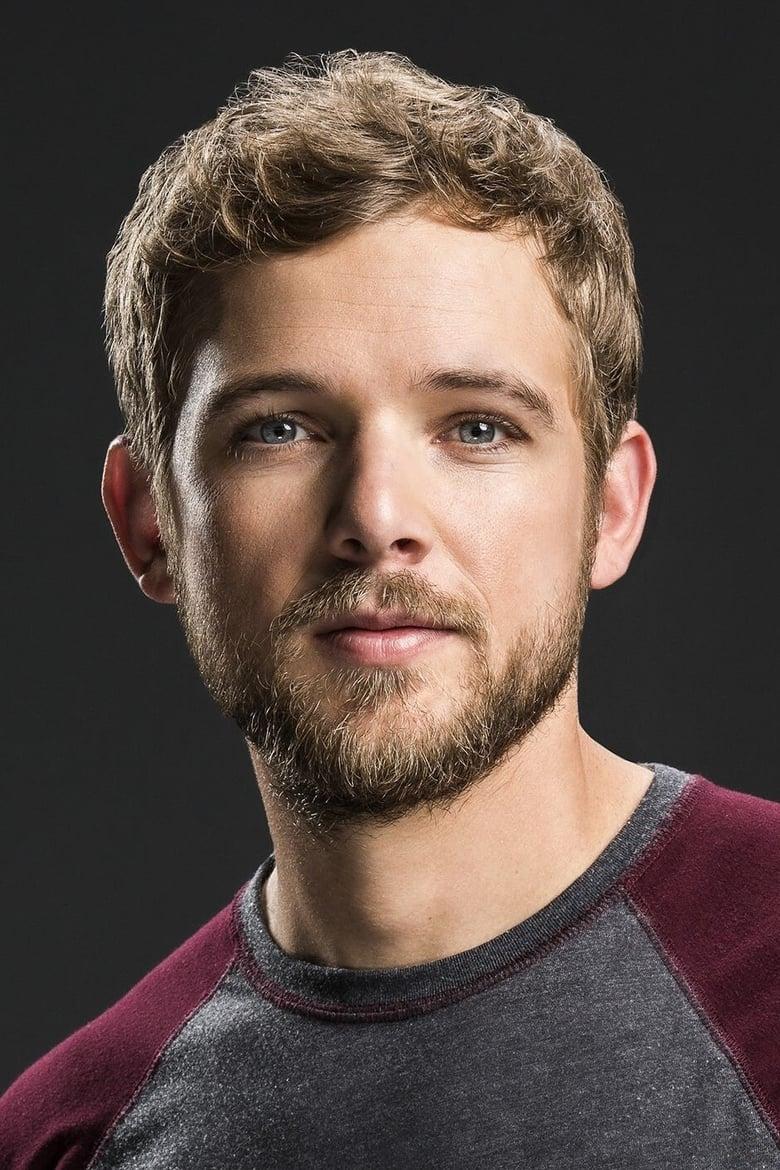 Max Thieriot - About - Entertainment.ie