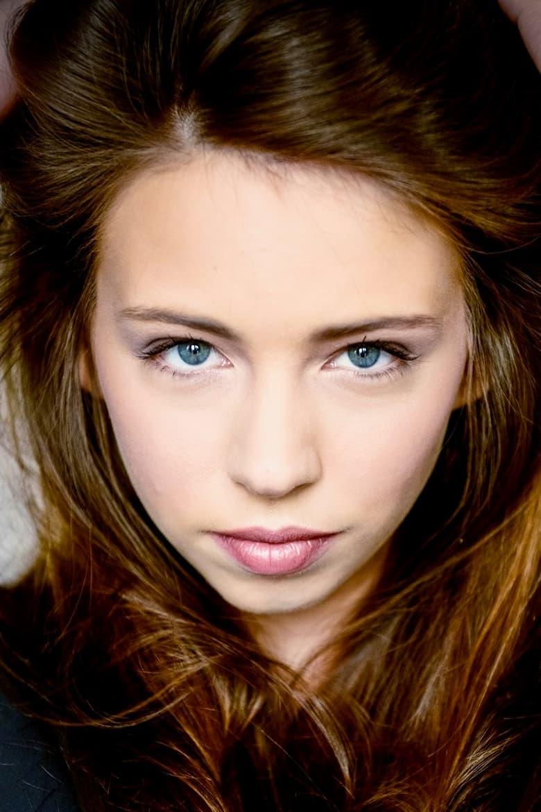 Luna Mijović - About - Entertainment.ie