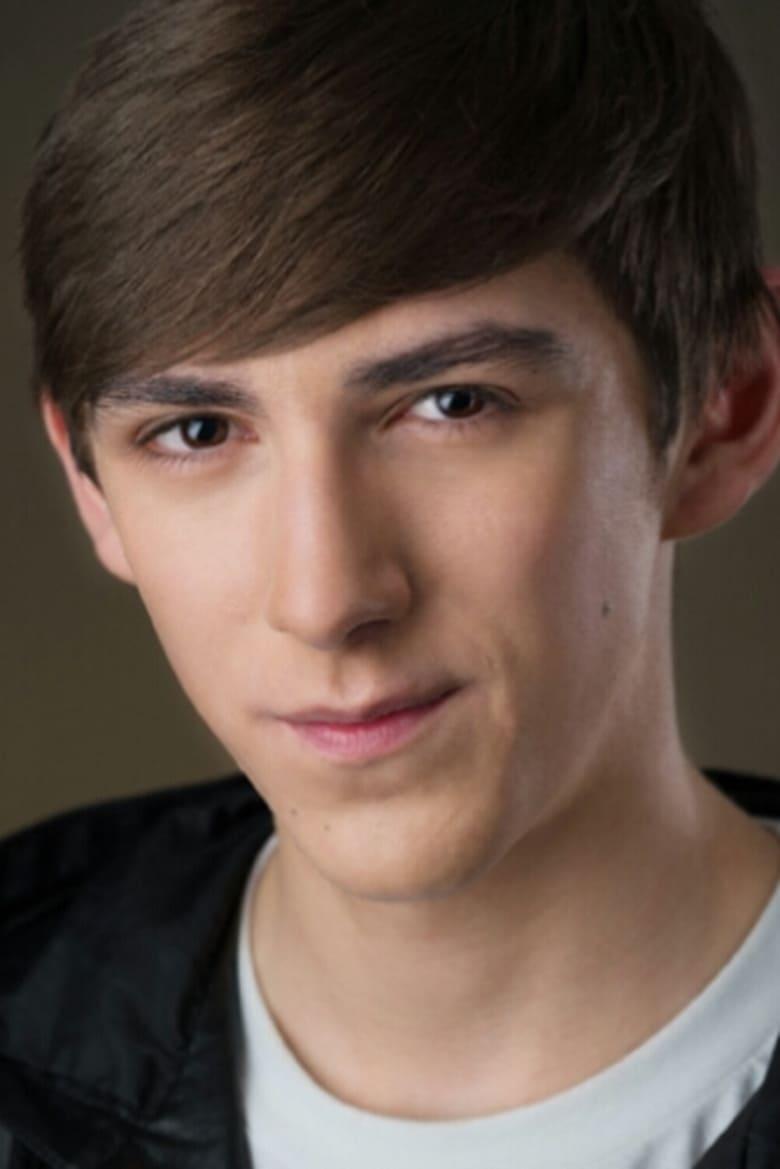 Harrison Houde - About - Entertainment.ie