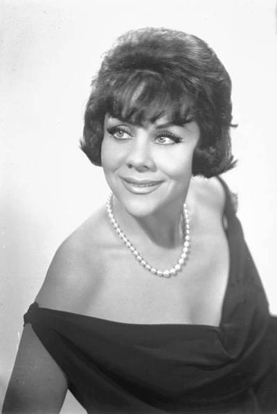 Amelia Bence - About - Entertainment.ie