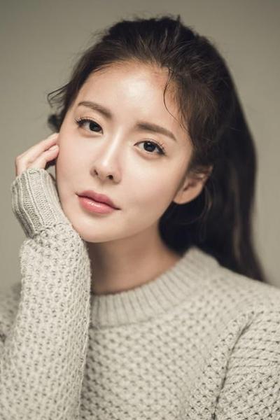 Jin Ye-sol - About - Entertainment.ie