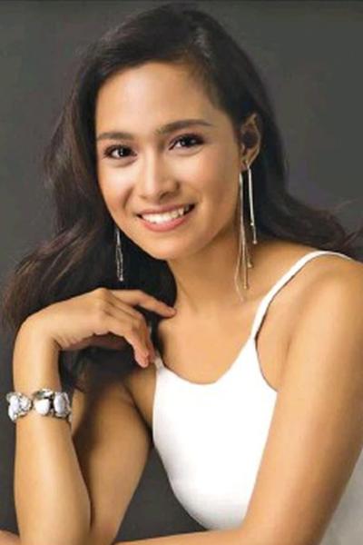 Elora Españo - About - Entertainment.ie