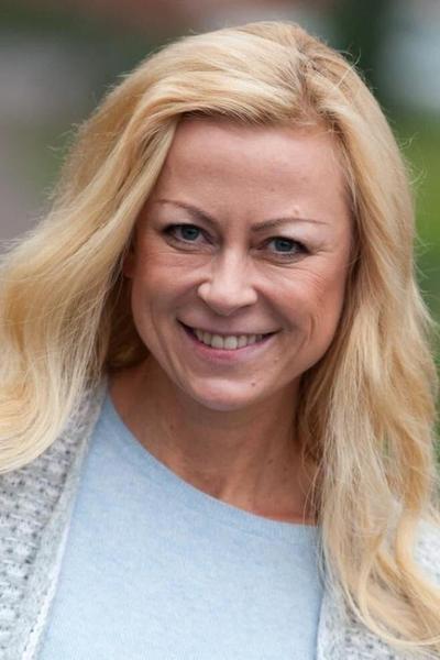 Jenny Elvers - About - Entertainment.ie